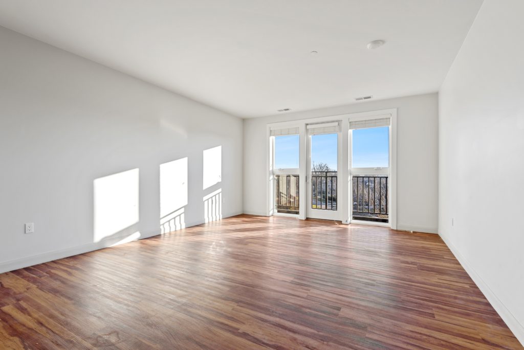 515 - 555 Roger Williams - Primary Bedroom - Imperial Realty Company